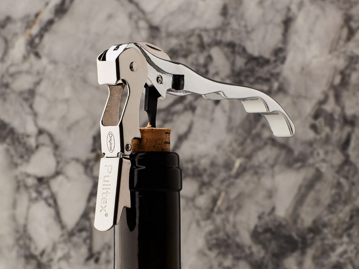 Top 10 cách mở rượu vang đơn giản dành cho người mới - TK Wine Cellars